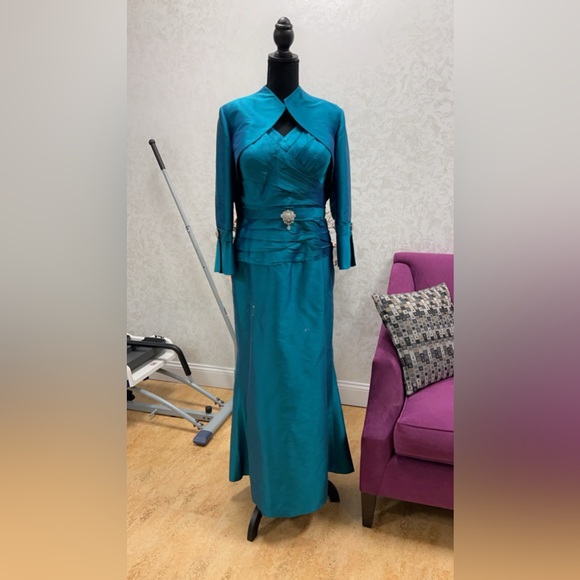 Sarah Danielle | Dresses | Sarah Danielle Pretty 2 Piece Gown | Poshmark